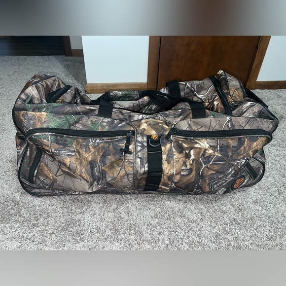 Realtree | Bags | Realtree Camo Rolling Duffel Bag | Poshmark